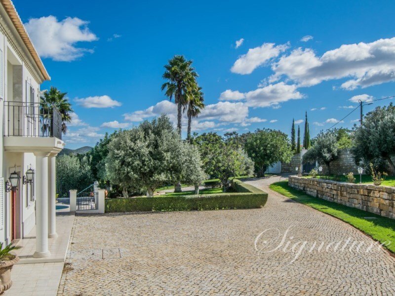 3 Bedroom Mansion In A Pristine Condition With In Faro, Faro District ...