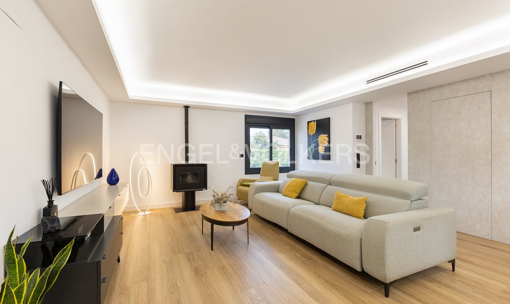 Design And Tranquility In Turis In Turis, Spain For Sale (15676119)