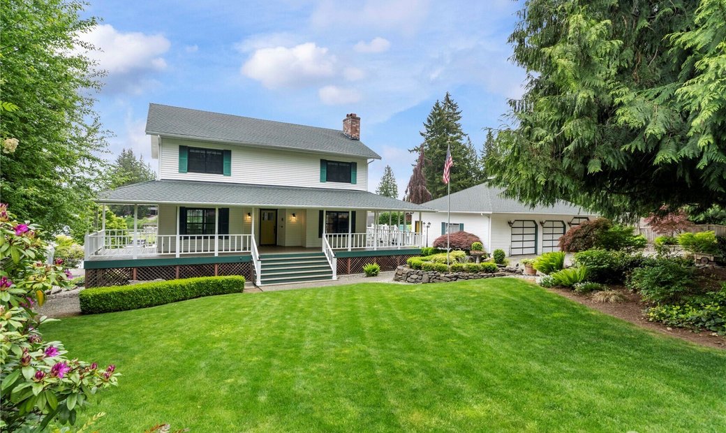 Lake Tapps Waterfront Homestead In Lake Tapps, Washington, United ...