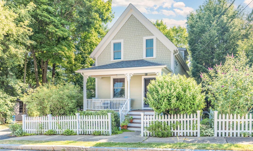 Pristine New England Style Home In Portsmouth, New Hampshire, United ...