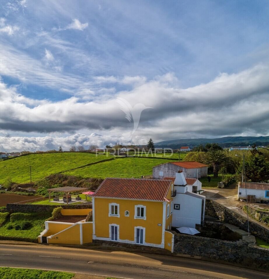 Unique Opportunity In Vila Das Lajes – Building In Lajes, Azores ...