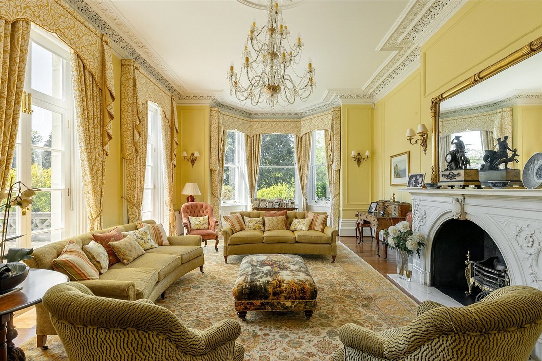 Manor Road, Loughton, Essex In Buckhurst Hill, England, United Kingdom ...