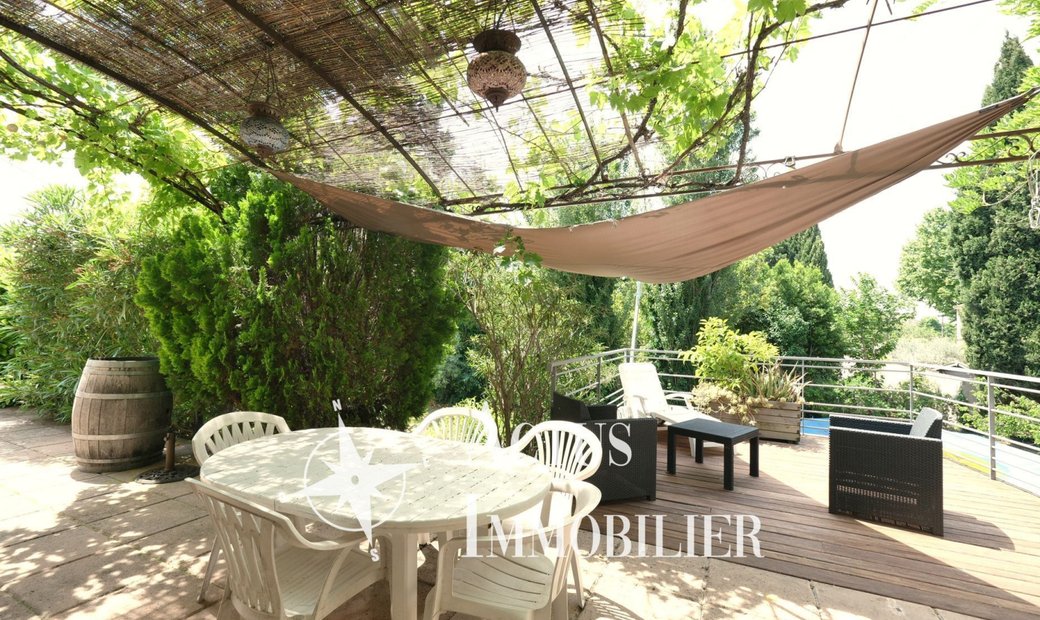 Charmante Maison En In Salon De Provence, Provence Alpes Côte D'azur ...