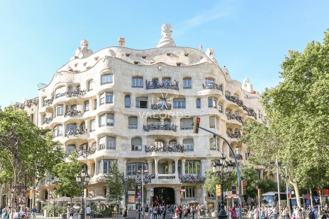 Barcelona Eixample Apartment 190m² 3 Rooms In Eixample, Barcelona ...