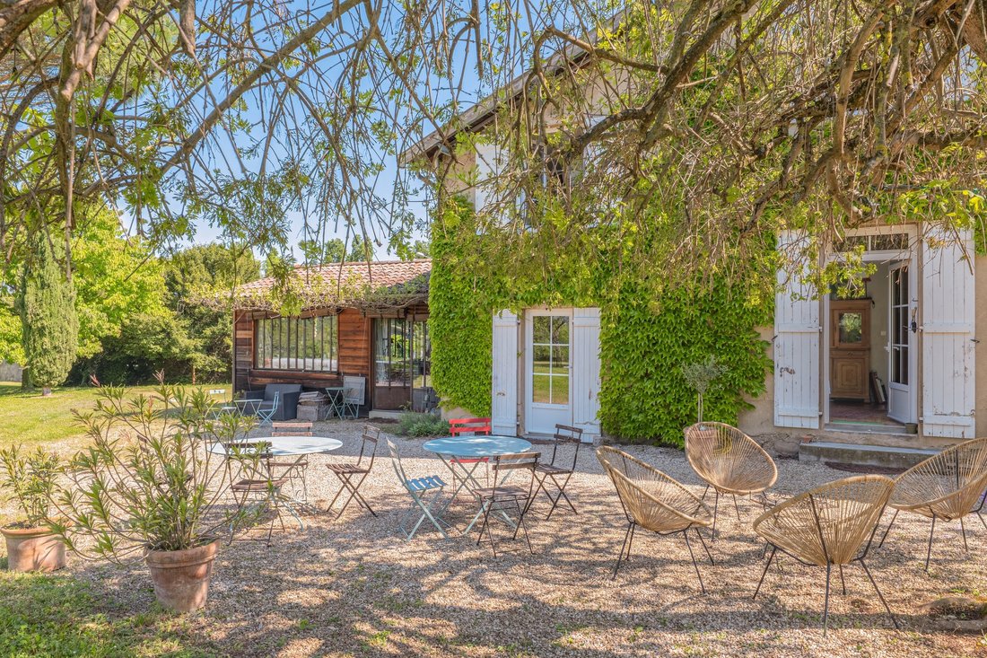 Saint Genis Laval – Vue In St Genis Laval, Auvergne Rhône Alpes, France ...