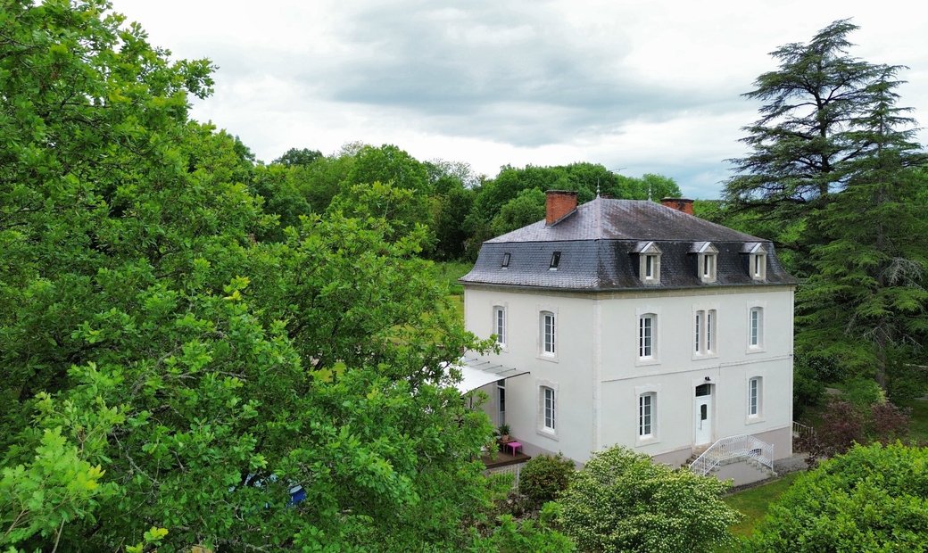 Lots Of Charm For This Small Renovated Mansion In Thémines, Occitanie ...