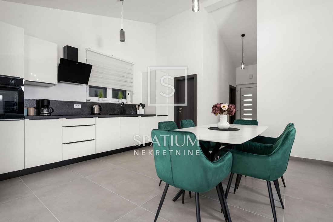House Labin, 140m2 In Labin, Istria County, Croatia For Sale (15695153)