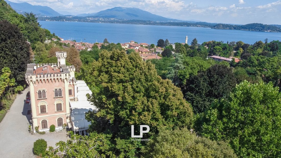 Villa In Lesa In Lesa, Piedmont, Italy For Sale (15697222)