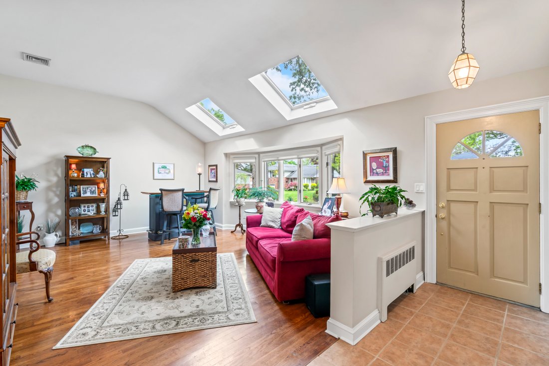 11 Francesca Drive,Oyster Bay, Ny, In Upper Brookville, New York ...