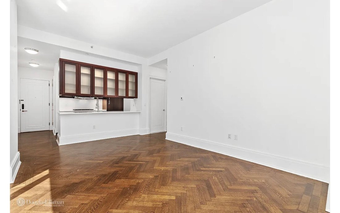 Condo New York In New York, New York, United States For Sale (15700014)
