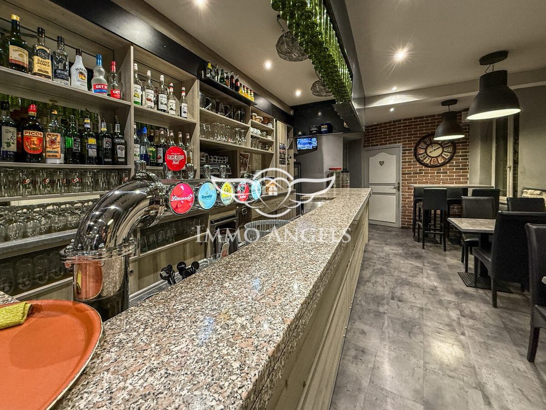 Restaurante Y Bar En L'isle Sur La Sorgue, Provenza Alpes Costa Azul ...