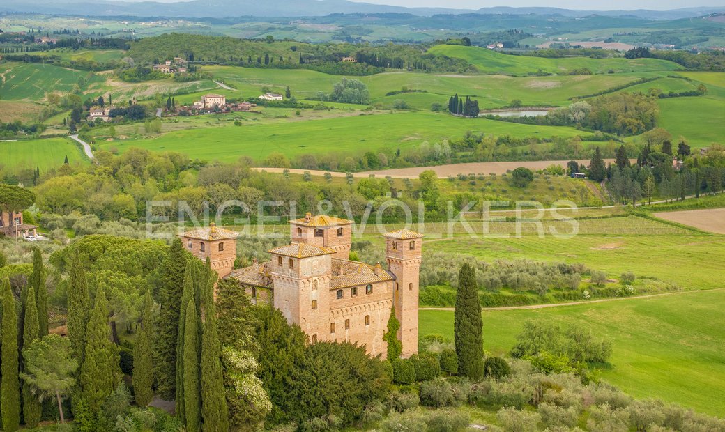 Castle Of The Four Towers In Casa Vannini, Tuscany, Italy For Sale ...