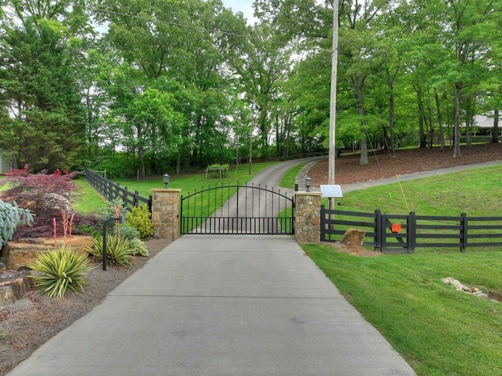 27 Acre Luxury Compound Bordering Mercier In Blue Ridge, Georgia ...