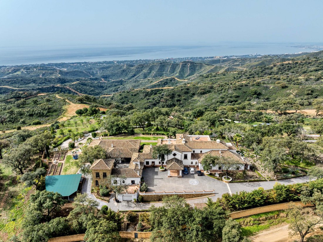 Imposing Luxury Finca With Panoramic Views In Elviria Cabopino ...