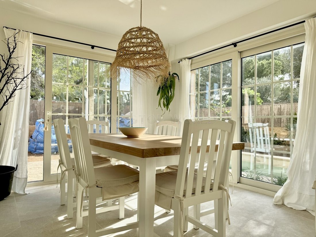 Modern, Mediterranian Style Villa For Rent In Calvia, Balearic Islands ...