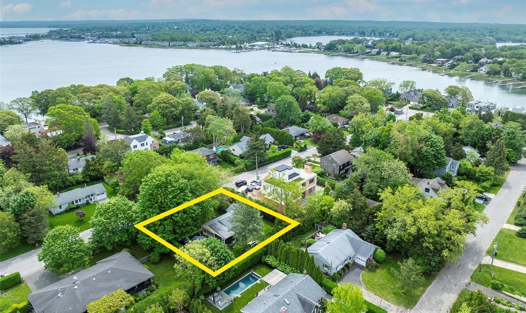 Charming Bay Point Ranch With Expansion In Sag Harbor, New York, United ...