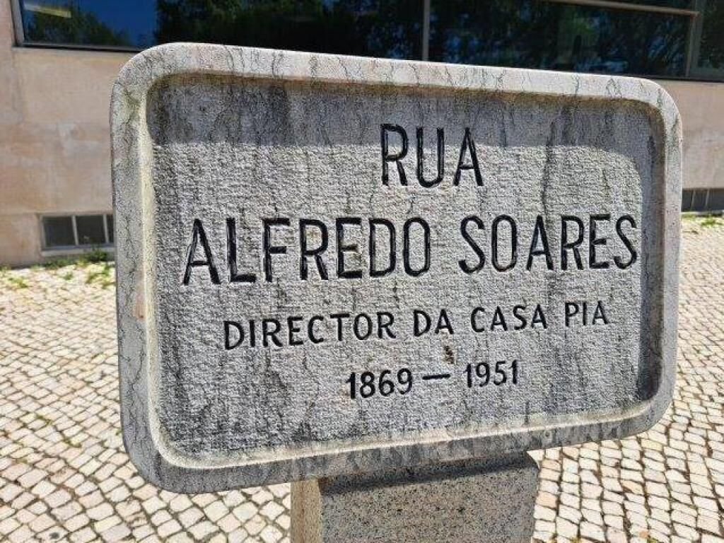 Se Encuentra En Las «Torres Do Restelo», En Ajuda, Distrito De Lisboa ...