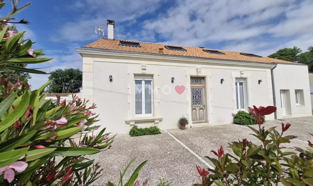 Charming Home In Yves: 4 Bed, 229.62 M² In Yves, Nouvelle Aquitaine ...