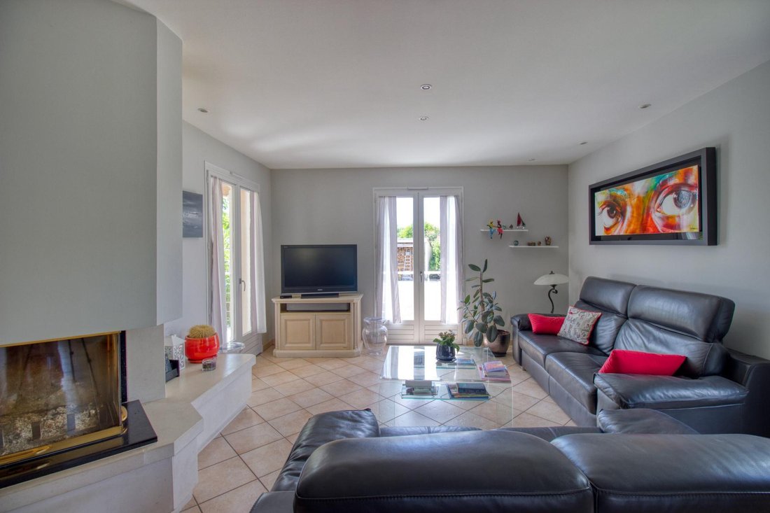 Traditionelles Familienhaus 203m2 Mit Pool, In Albi, Okzitanien ...