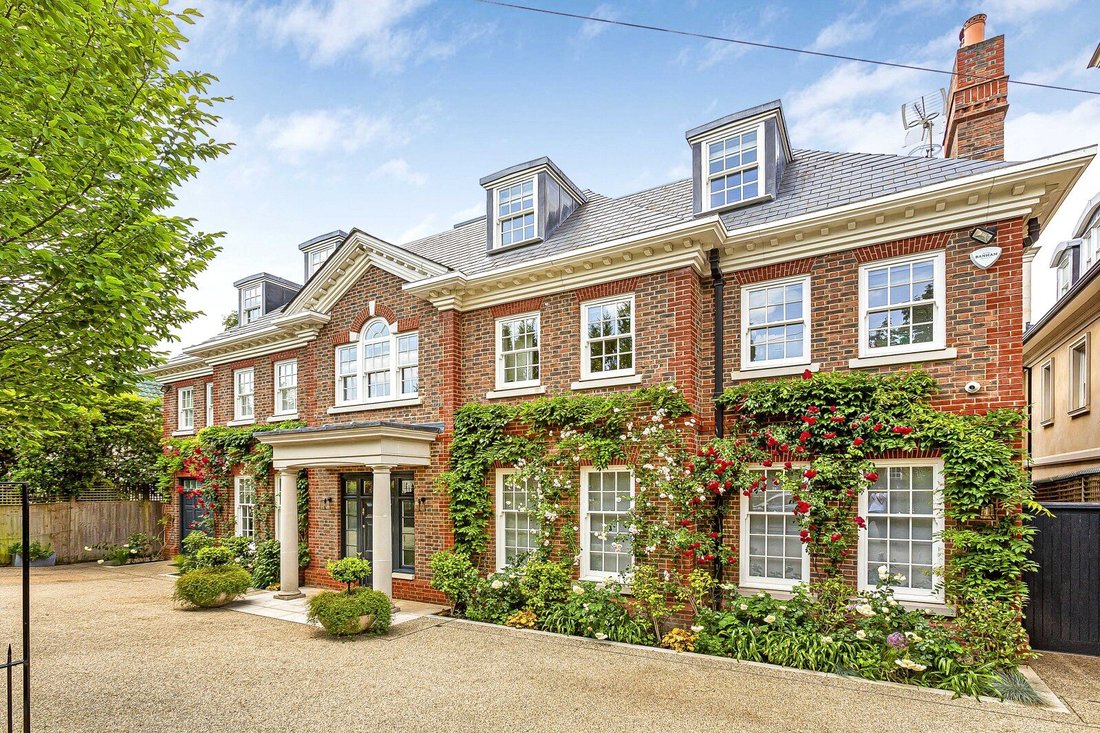 Roehampton Gate, Putney, London In London, England, United Kingdom For ...