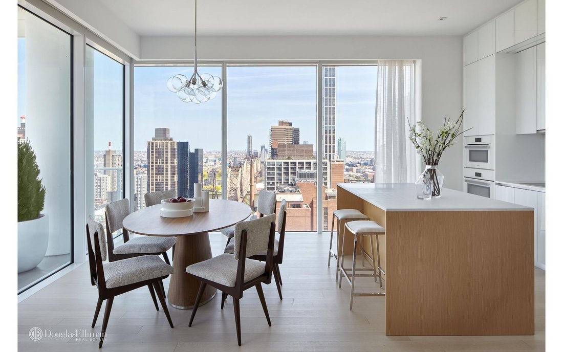 Condo New York In New York, New York, United States For Sale (15720432)