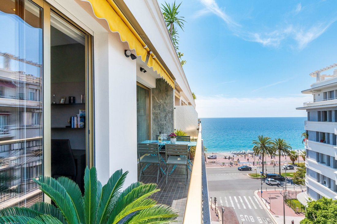 Renovated 3 Room Apartment With In Nice, Provence Alpes Côte D'azur ...