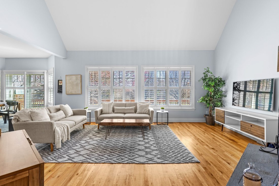 155 Caiola Court,Greenport, Ny, In Greenport West, New York, United ...