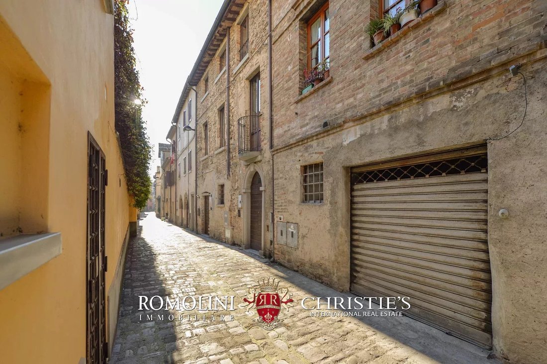 Luxury Townhouse For Sale In The Historic In Citta Di Castello, Umbria ...