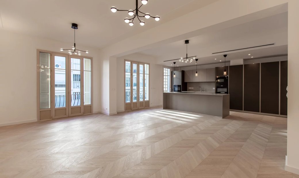 4 Rooms Carré D'or Renovated In Nice, Provence Alpes Côte D'azur ...