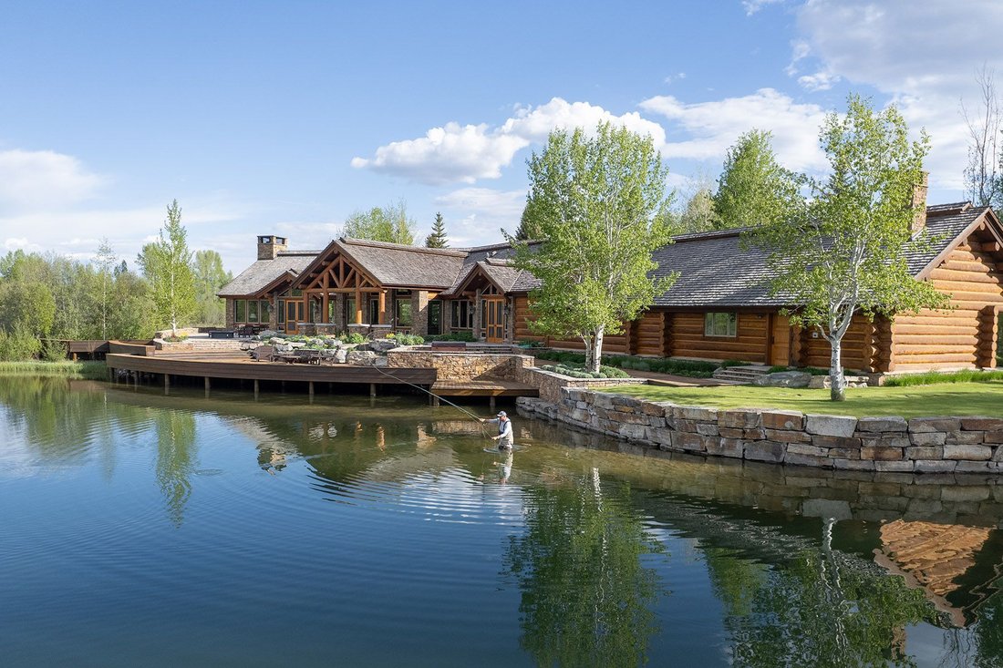 Fish Creek Lodge In Crescent H In Wilson, Wyoming, United States For ...