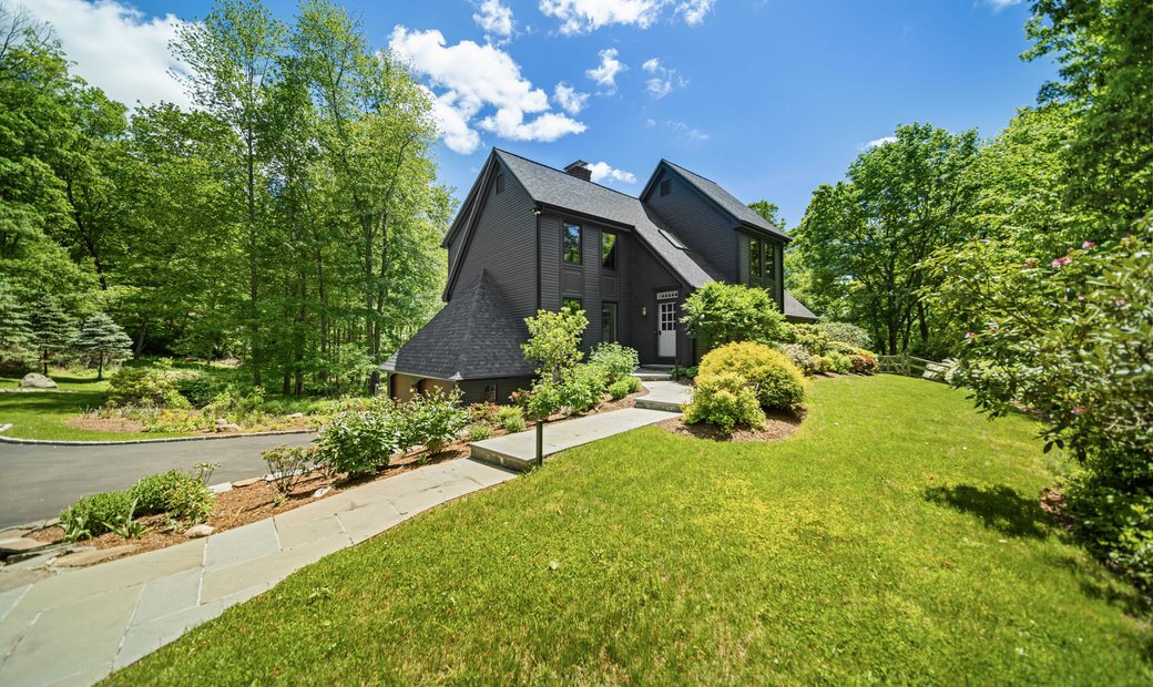 One Of A Kind Countryside Compound In Newtown, Connecticut, United ...