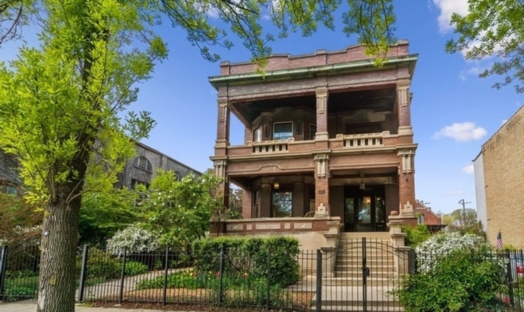 Multi Unit Chicago United States In Chicago, Illinois, United States ...