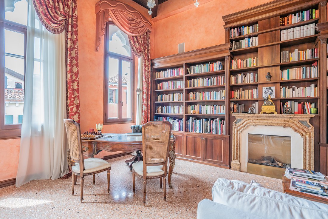Piano Nobile San Leonardo In Venice, Veneto, Italy For Sale (15169320)