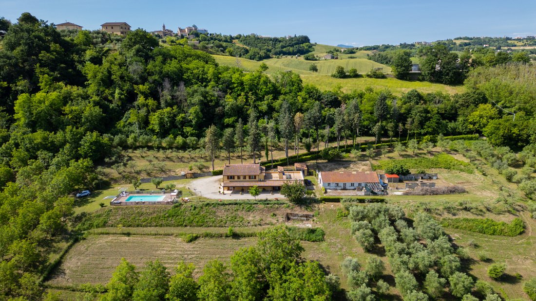 Enchanting Agriturismo With Potential To In Ponzano Di Fermo, Marche ...