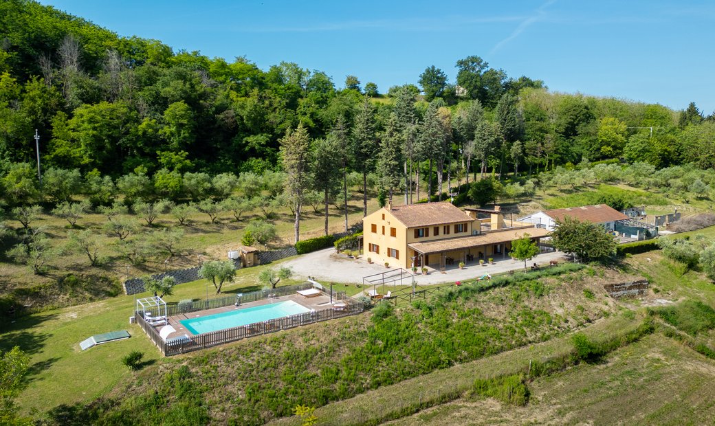 Enchanting Agriturismo With Potential To In Ponzano Di Fermo, Marche ...