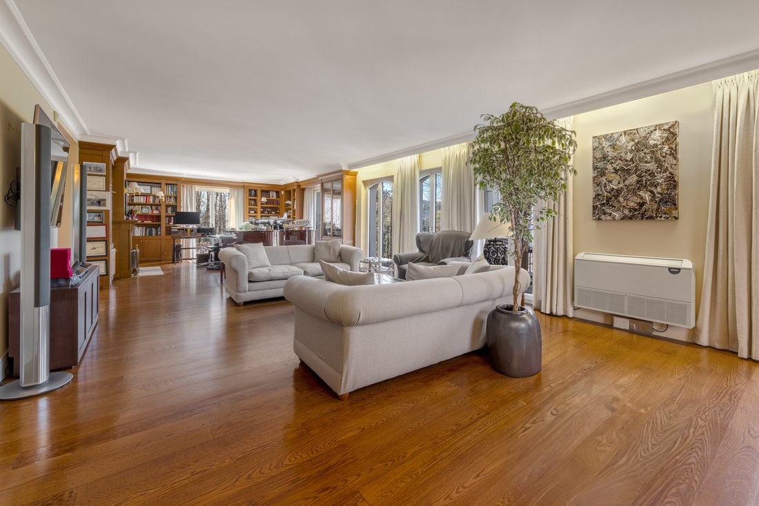 Elegant 7 Room Luxury Apartment In Prestigious In Geneva, Genève ...