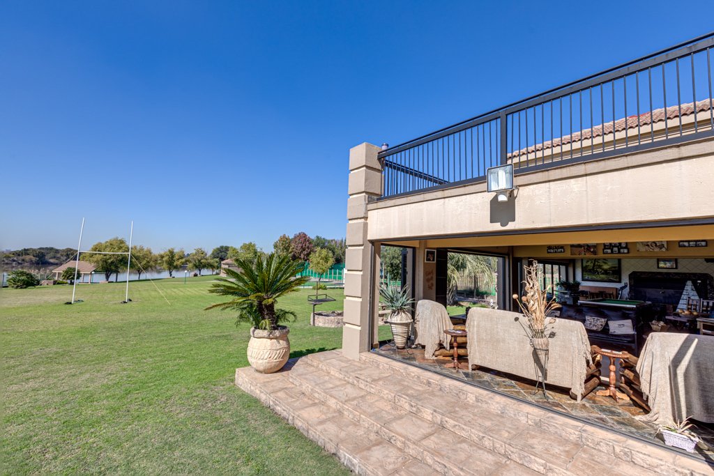 A Most Unique Offering On The Vaal In Vanderbijlpark, Free State, South ...