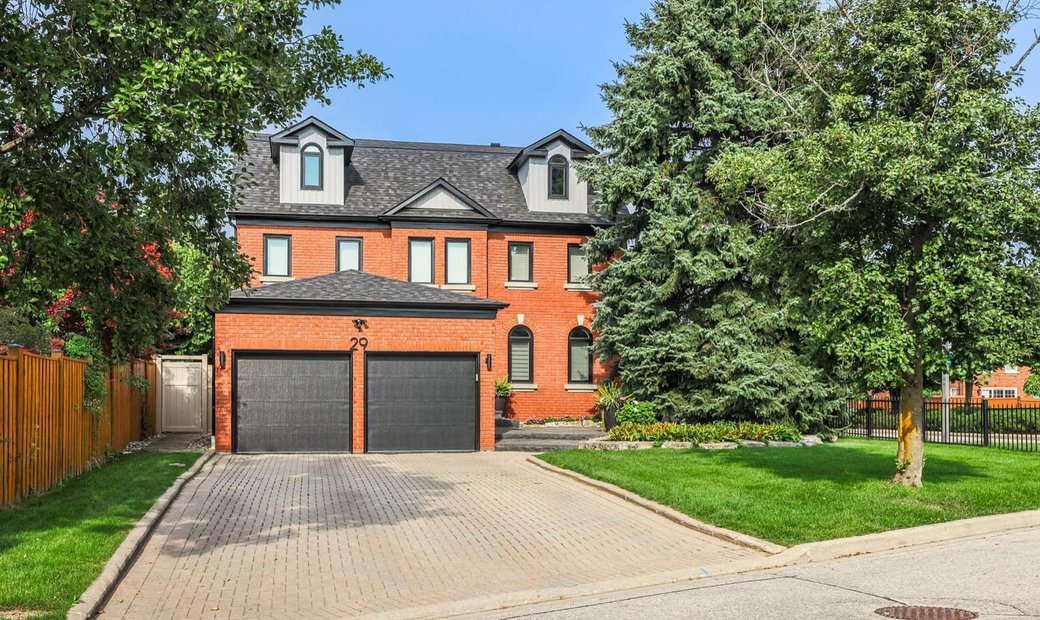 Spectacularly Renovated Home On A Premium In Gormley, Ontario, Canada ...