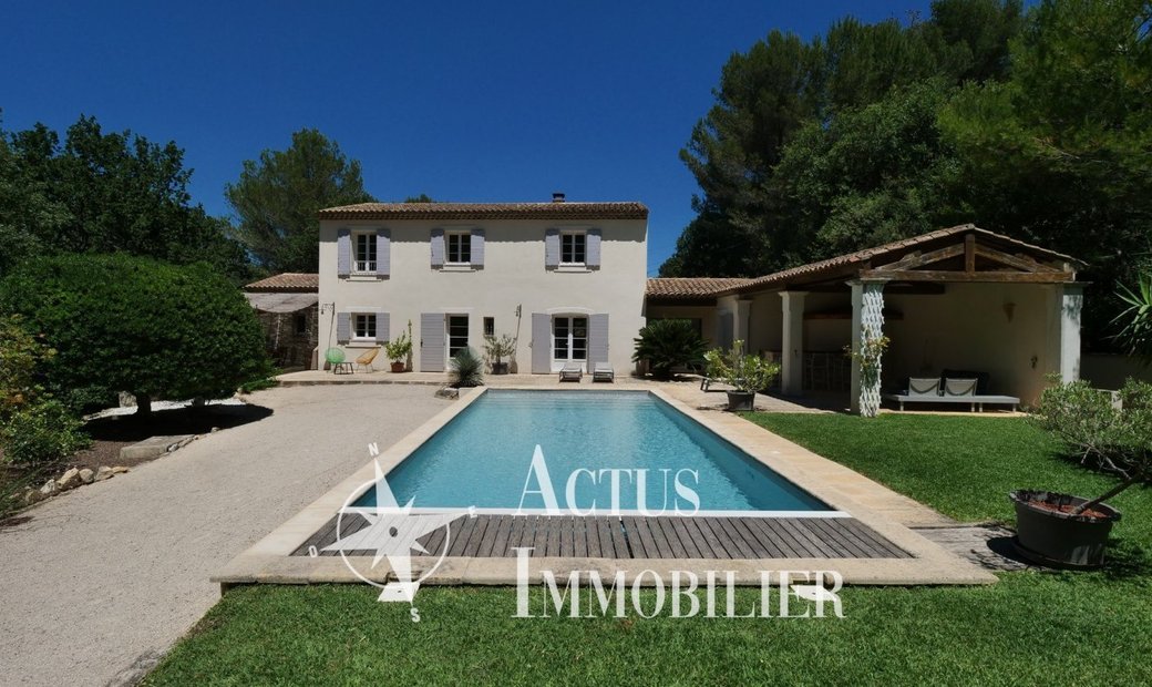 Hermosa Bastida En Salon De Provence, Provenza Alpes Costa Azul ...