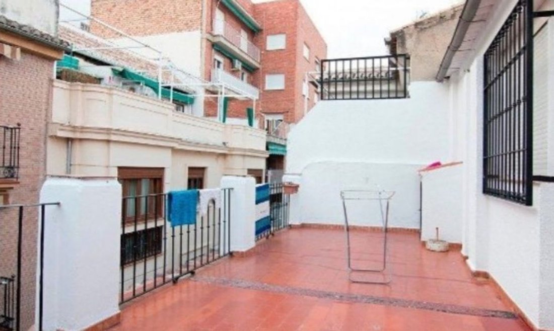 Granada Building In Centro, Granada, Spain For Sale (15757193)