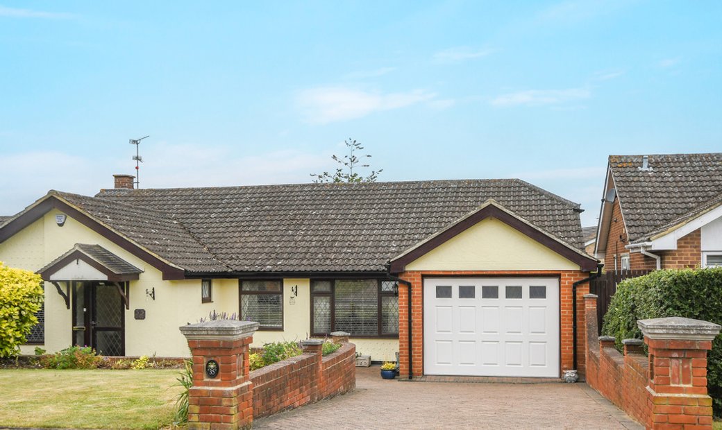 A Spacious Three Bedroom Detached Bungalow In Danbury, England, United ...