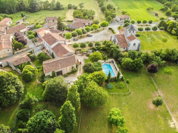 Beautiful Old Stone 4 Bed In Aunac Sur Charente, Nouvelle Aquitaine ...
