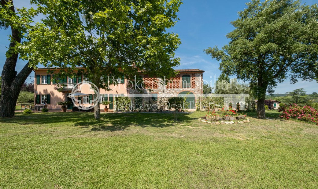 Casale Victor A Porcari In Porcari, Tuscany, Italy For Sale (15766600)