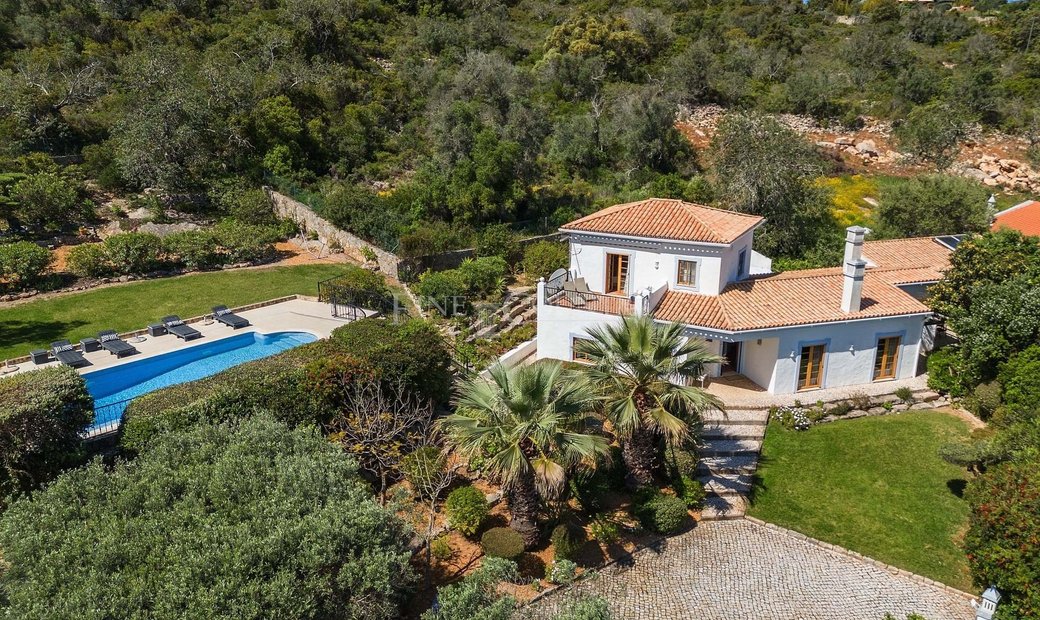 Elegant 3 Bedroom Villa With Pool & Countryside In Faro District ...