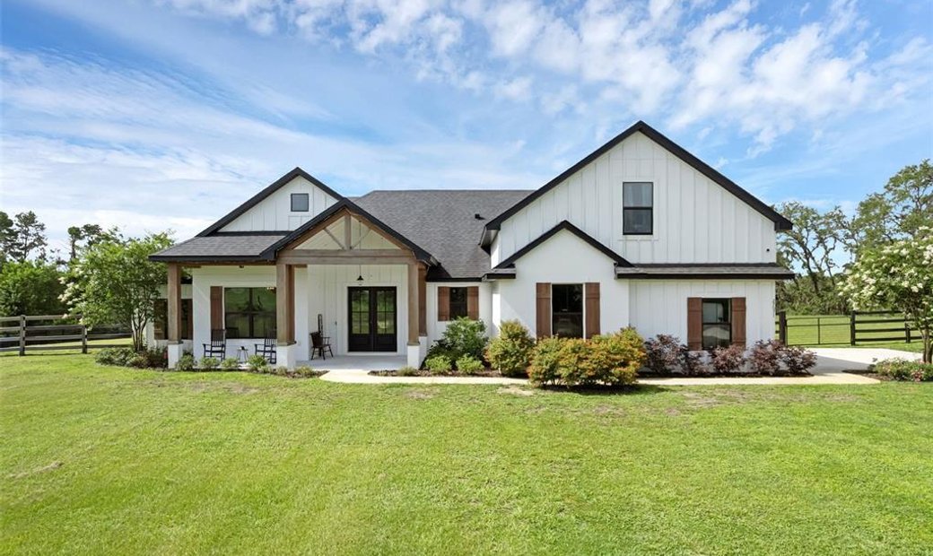 5 Bedrooms Single Family Detached In Tavares, Florida, United States ...