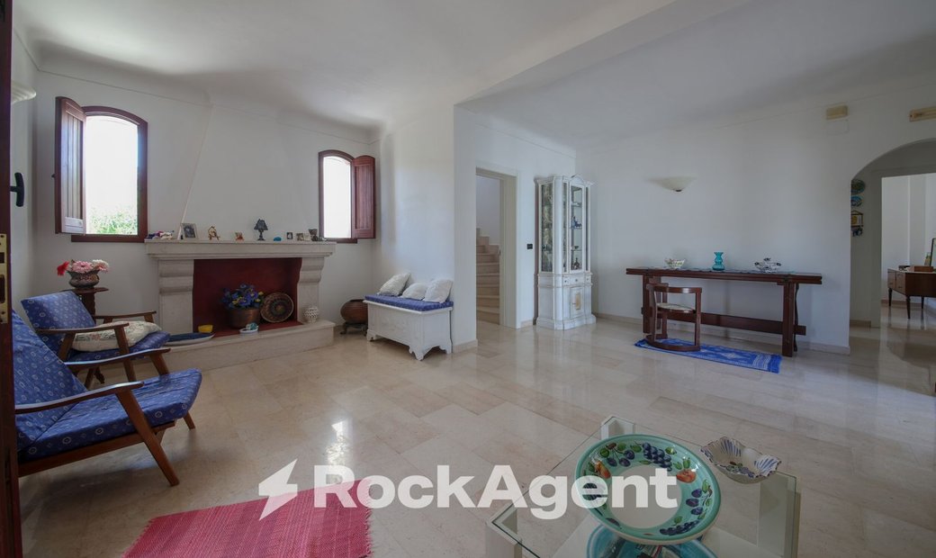 Casa Villa En Carovigno En Specchiolla, Apulia, Italia En Venta (15695099)