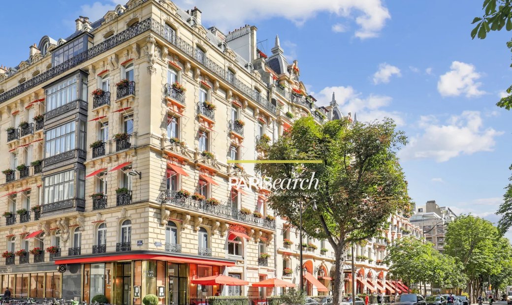 Triangle D’or / Avenue Montaigne – Prestige In Paris, île De France ...