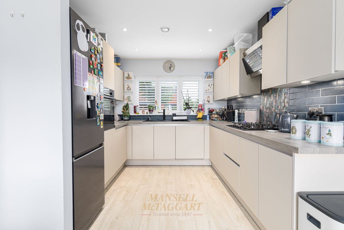 House Crawley In Crawley, England, United Kingdom For Sale (15776185)