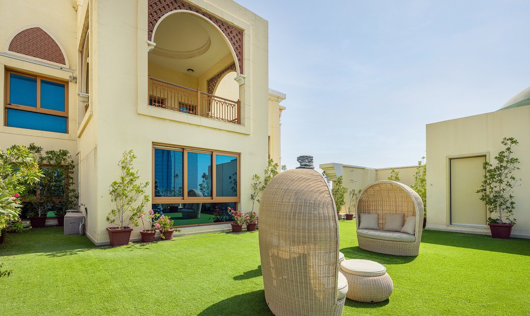 Fully Renovated Residence In Iconic In Dubai, Dubai, United Arab ...