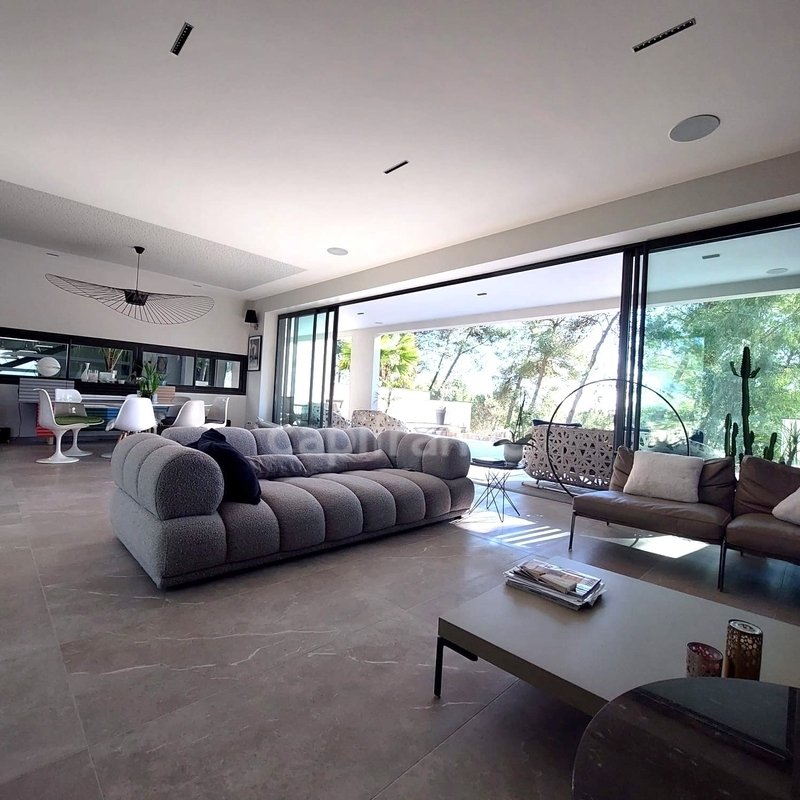 Exclusive On A Privileged Estate 10 Minutes In Montpellier, Occitanie ...